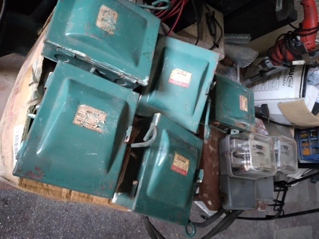 Ever sub meter and ever 30amps fuse box, Commercial & Industrial ...