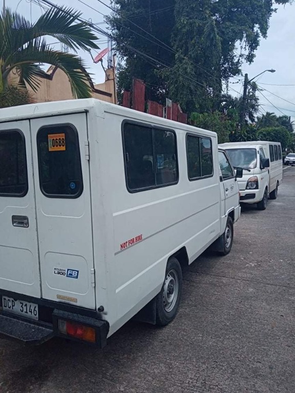 Mitsubishi L300 FB Van Exceed for Sale Dual Aircon H100 Kia 2700 ...