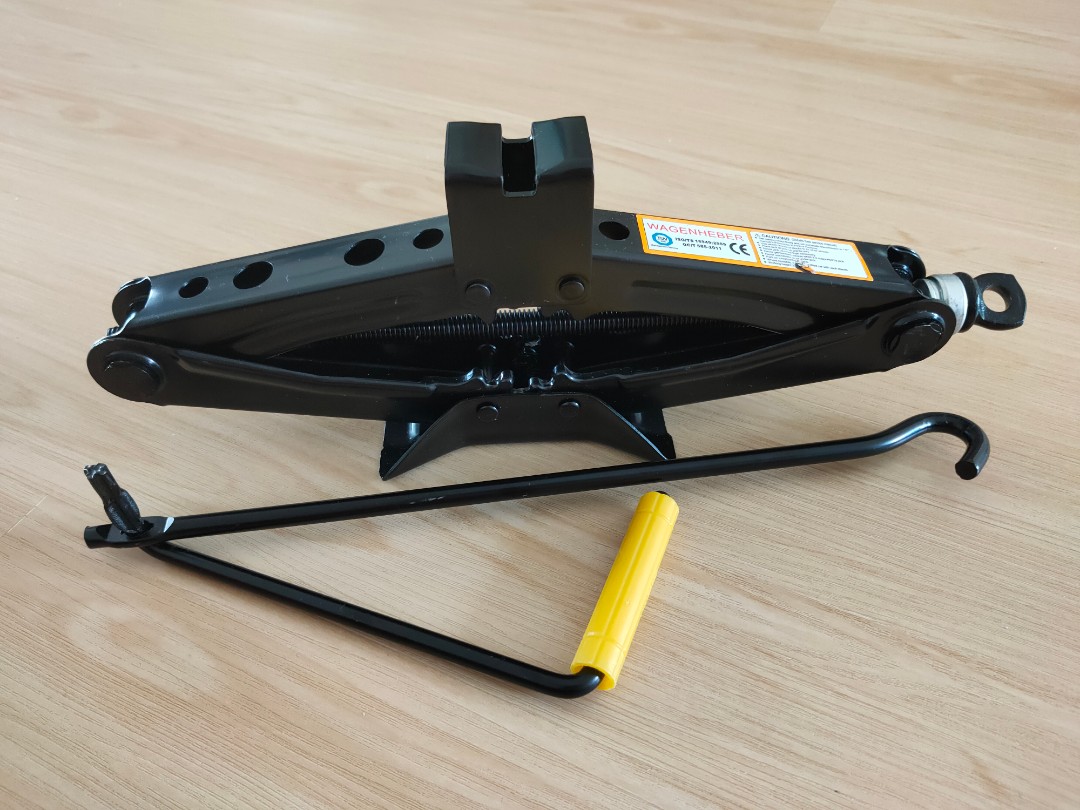(New) Wheel Jack, Car Accessories, Tyres & Rims on Carousell