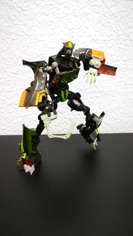 Transformers ROTF Deluxe Lockdown - Revenge of the Fallen, Hobbies ...
