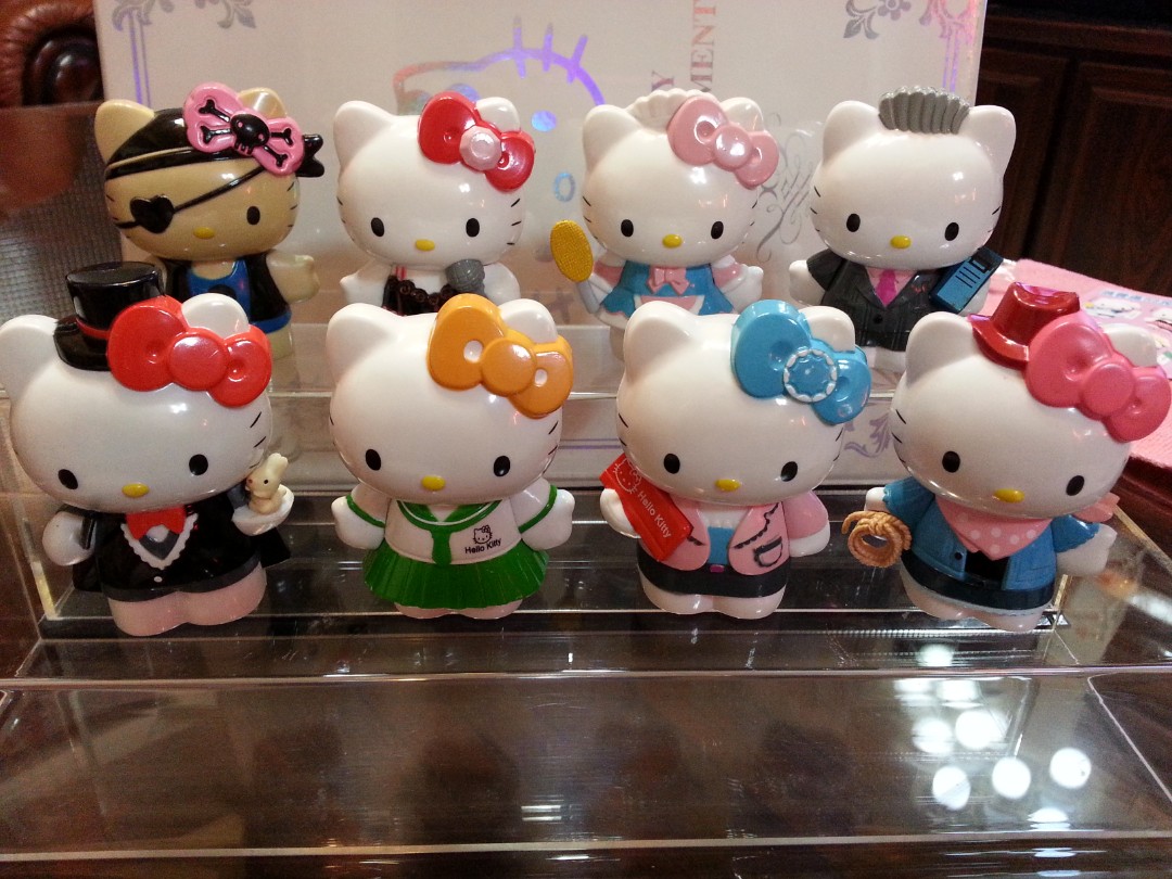 7-11 Hello kitty角色扮演派對系列 超商公仔/收藏品, 書籍、休閒與玩具, 玩具、公仔、桌遊在旋轉拍賣
