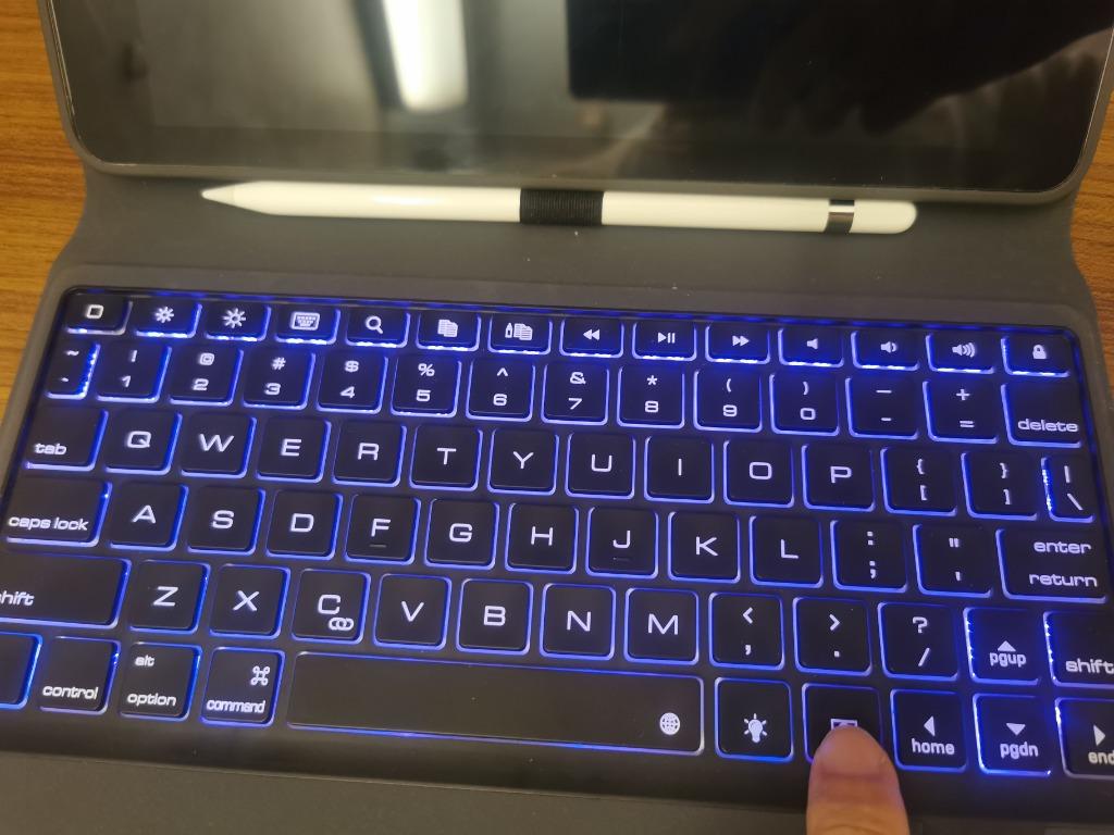 RGB iPad keyboard, Mobile Phones & Gadgets, Mobile & Gadget Accessories ...