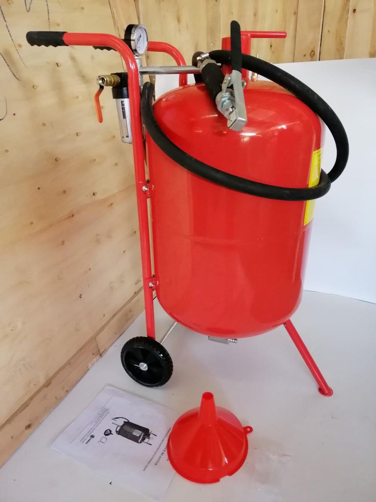 Sandblaster tank 20 gallons set, Commercial & Industrial, Construction ...