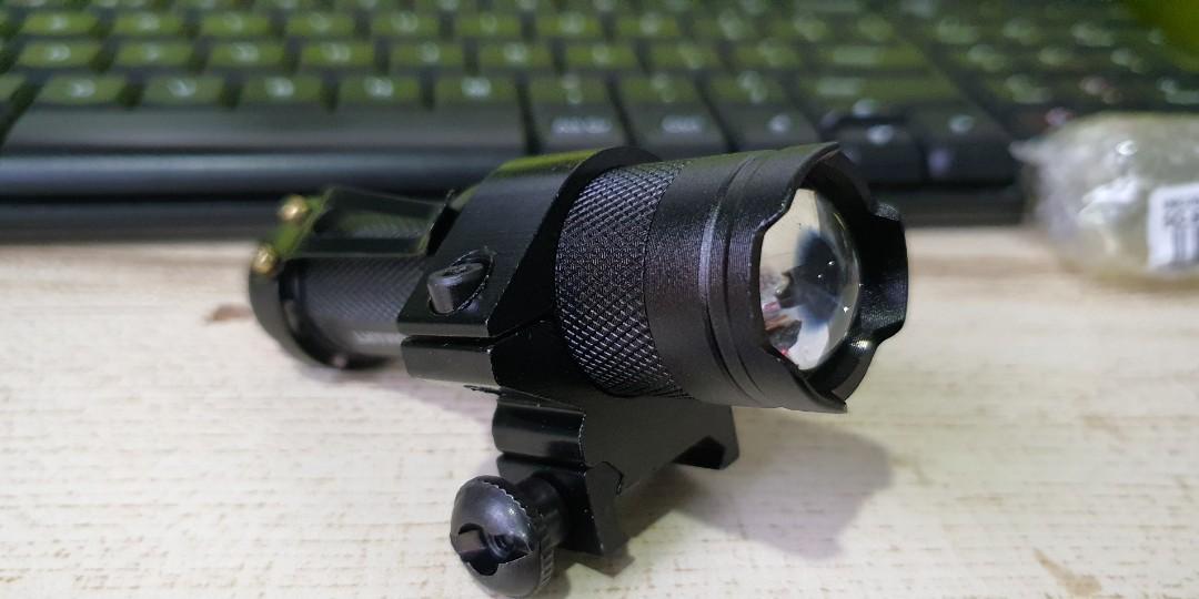 Tactical torchlight with 20mm mount for Nerf, wbb, airsoft, Toys ...