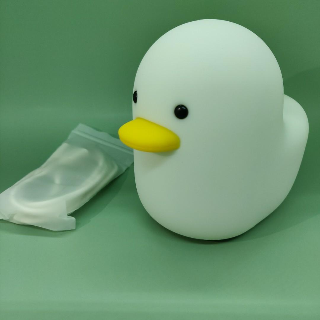 鴨仔小夜燈 Dull duck sleeping lamp, 傢俬＆家居, 家居裝飾, 咕𠱸 - Carousell