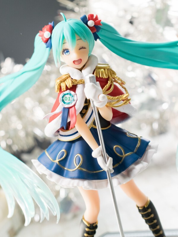 Authentic Hatsune Miku Winter Live Figure, Toys & Games, Bricks ...