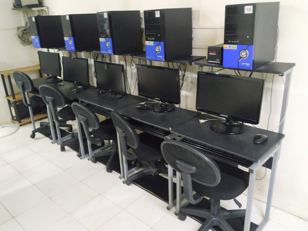 Desktop computer units, Computers & Tech, Desktops on Carousell