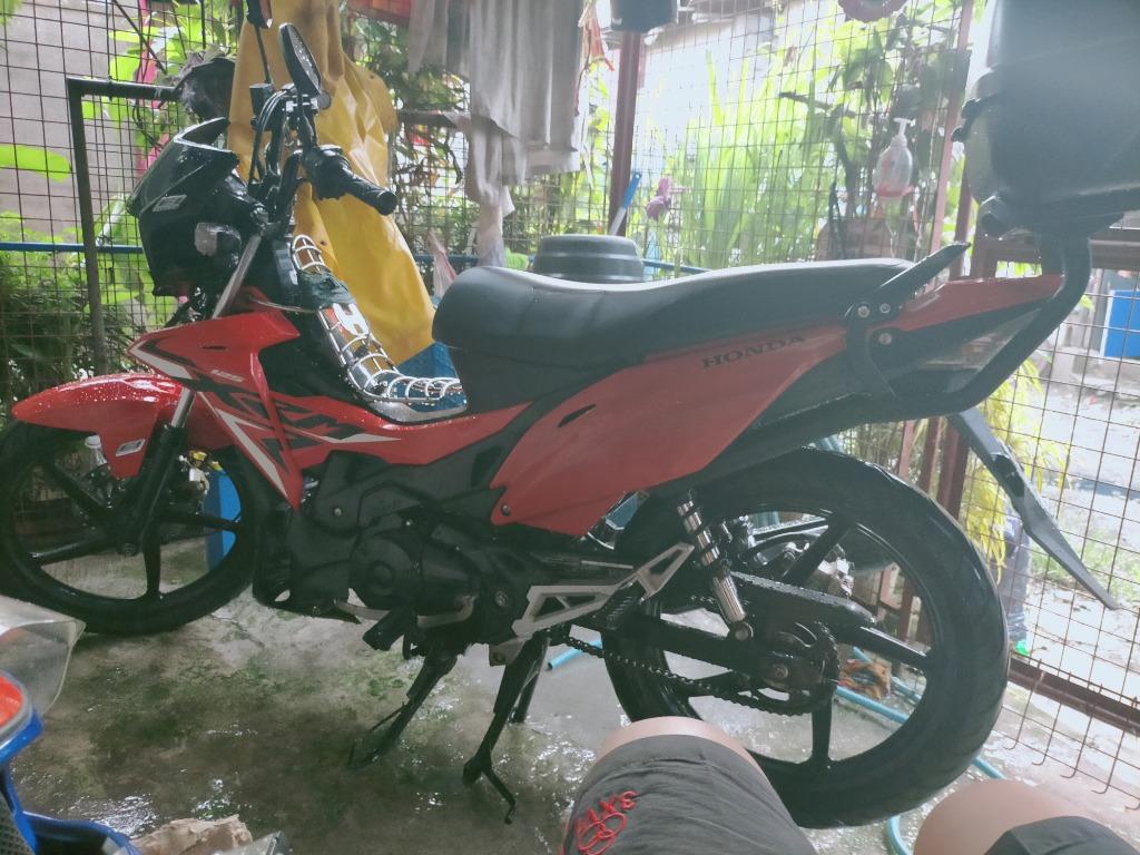 Honda XRM Fi motard, Motorbikes, Motorbikes for Sale on Carousell