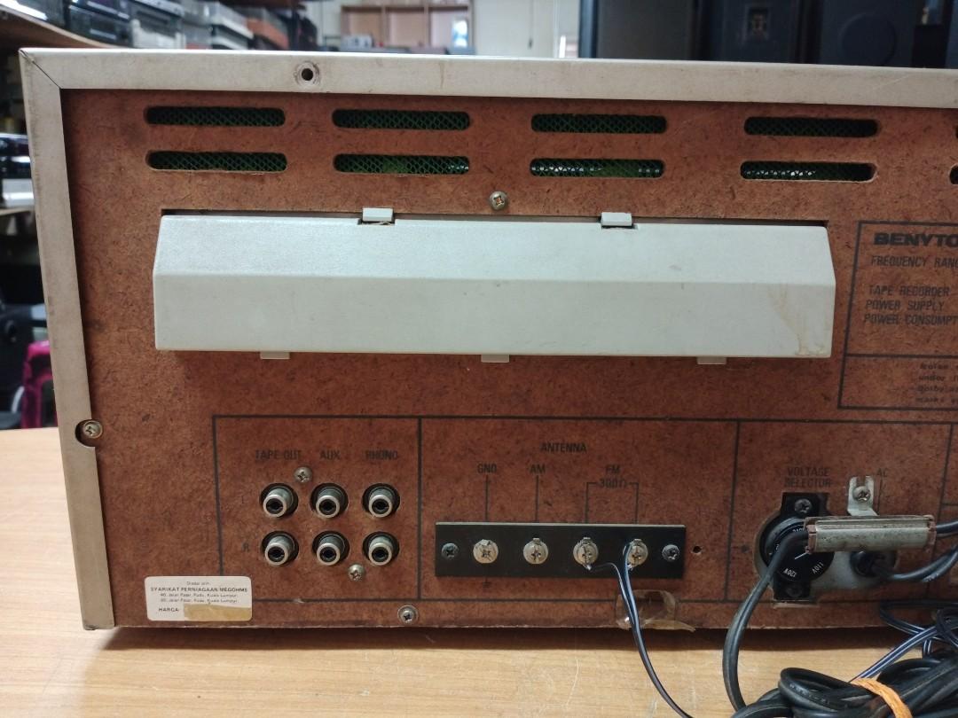 Ku benytone stereo radio n amp, Audio, Portable Music Players on Carousell