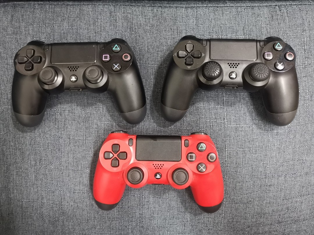 Playstation 4 / PS4 Dualshock Gen 1 Controllers, Video Gaming, Gaming ...