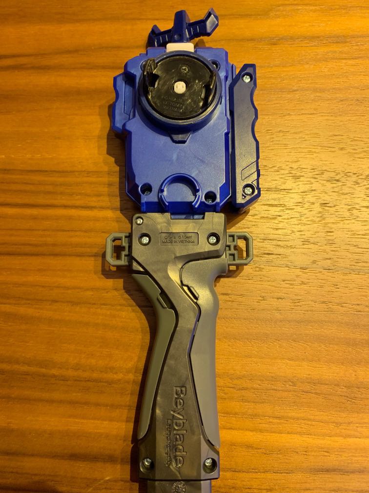 Beyblade left right launcher, Hobbies & Toys, Toys & Games on Carousell