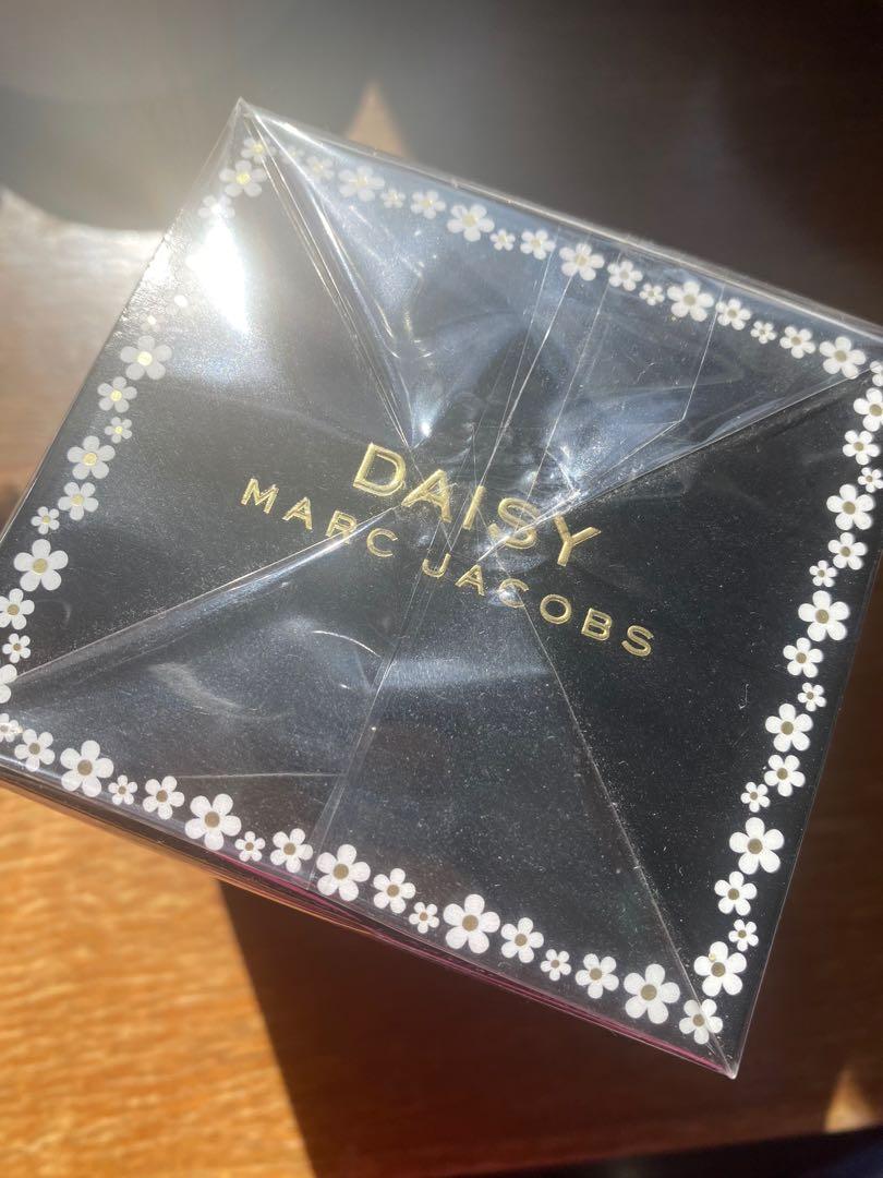 Marc Jacobs Daisy Perfume 香水, 女裝, 手袋及銀包, 長銀包 - Carousell