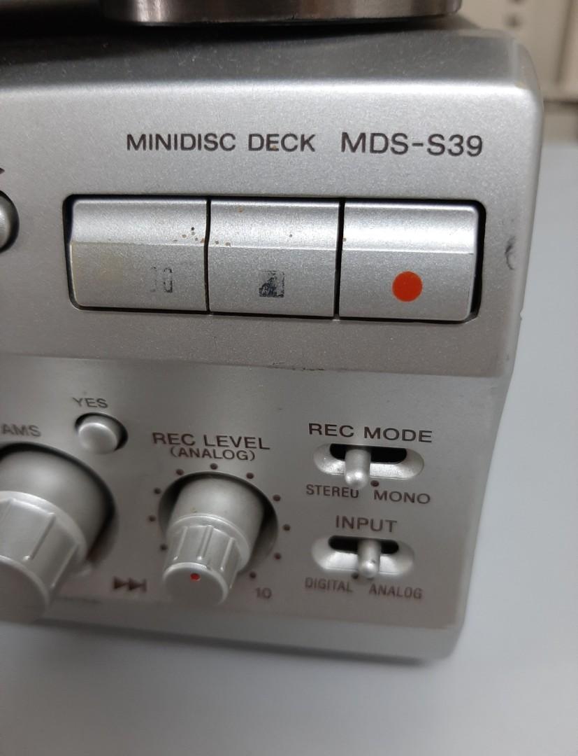 Sony MD Disc Player, Hobbies & Toys, Music & Media, CDs & DVDs on Carousell