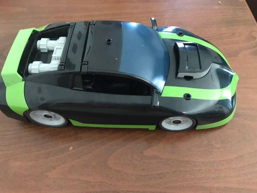 99% NEW Ben 10 car GREAT VALUE, 玩具 & 遊戲類, 玩具 - Carousell