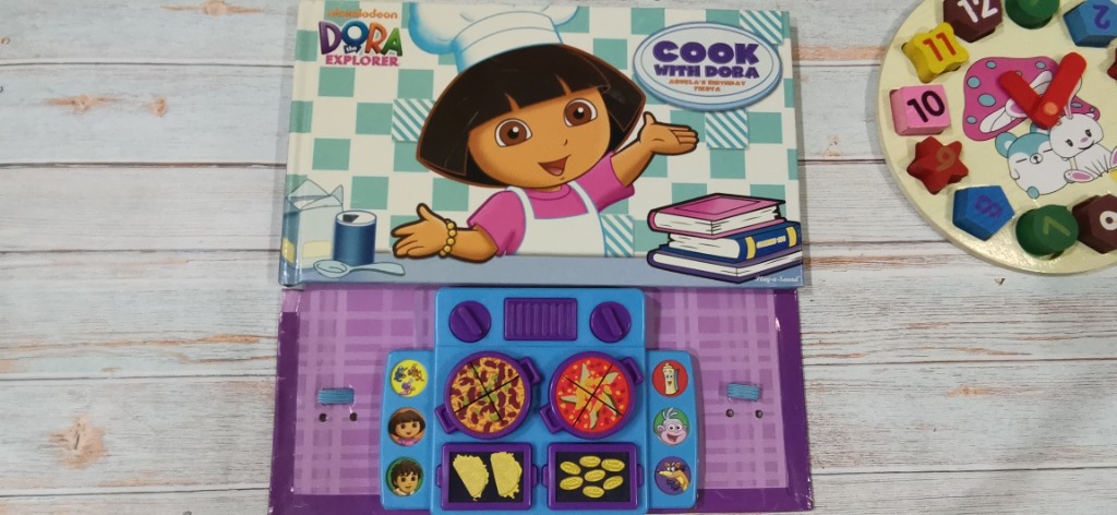 Dora the Explorer - Cook with Dora, Hobbies & Toys, Books & Magazines ...