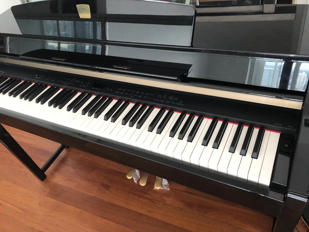Yamaha Clavinova CLP-370 Polished Ebony, Hobbies & Toys, Music & Media ...