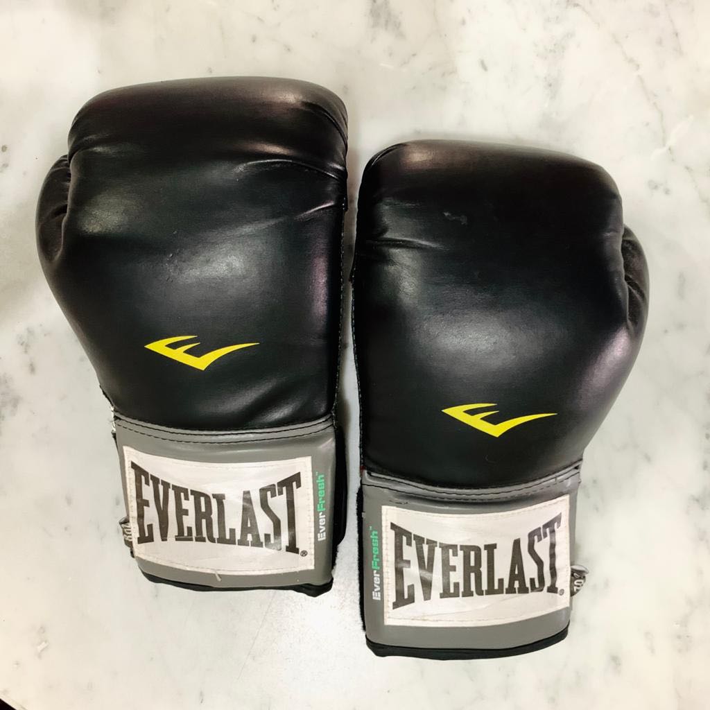 80oz Everlasting boxing gloves, Sports, Sports & Games Equipment on ...