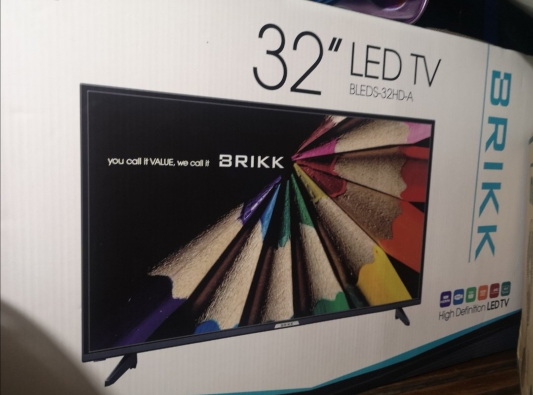 Brikk 32" LED TV, TV & Home Appliances, TV & Entertainment, TV on Carousell