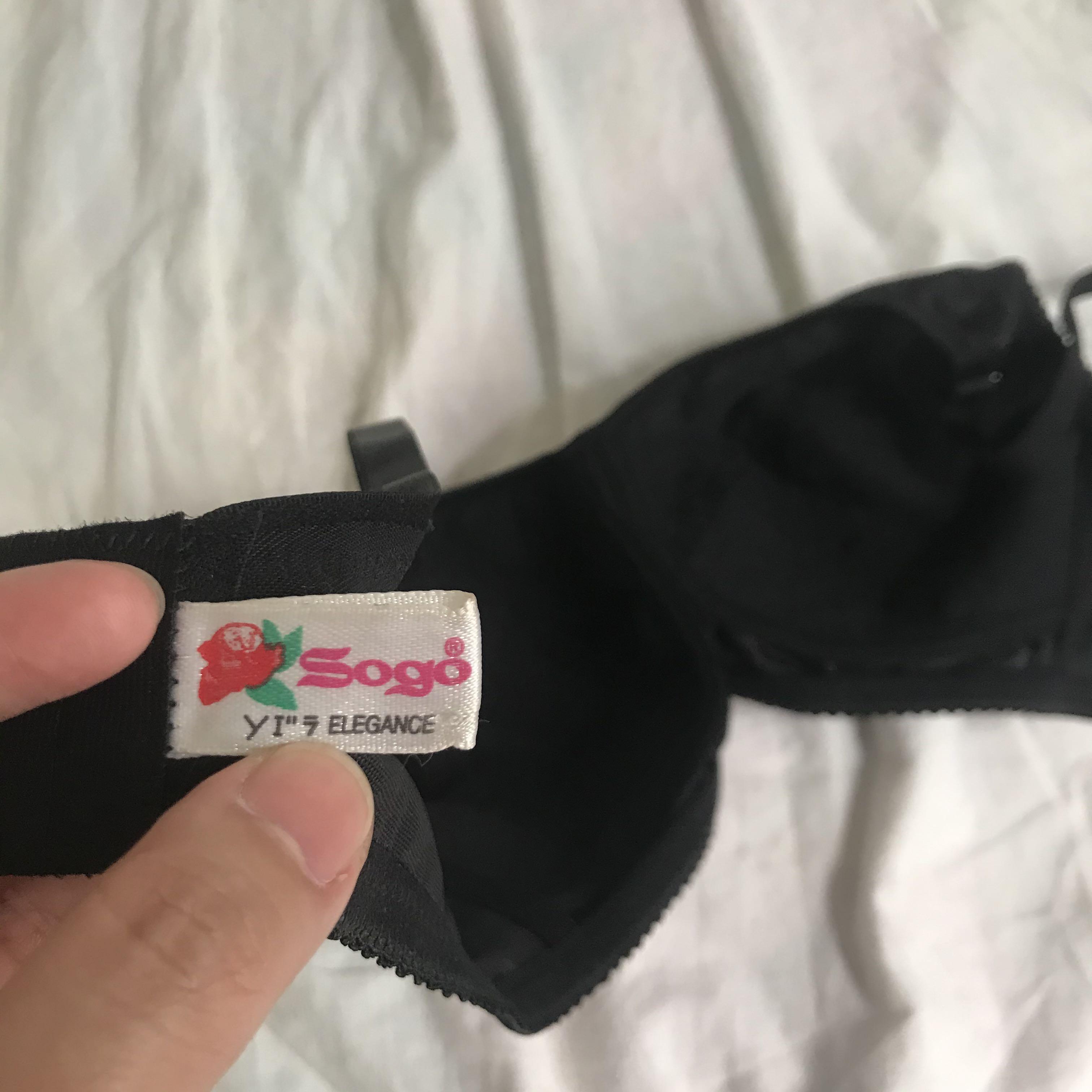 Sogo black laced bra, Women's Fashion, Swimwear, Rash guard on Carousell