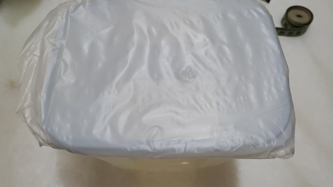 Tupperware 1 litre freezermate container, Home Appliances, Kitchenware ...