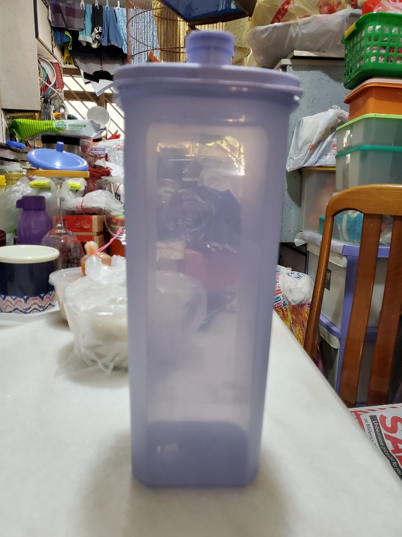 Tupperware 2litre water container, TV & Home Appliances, Kitchen ...