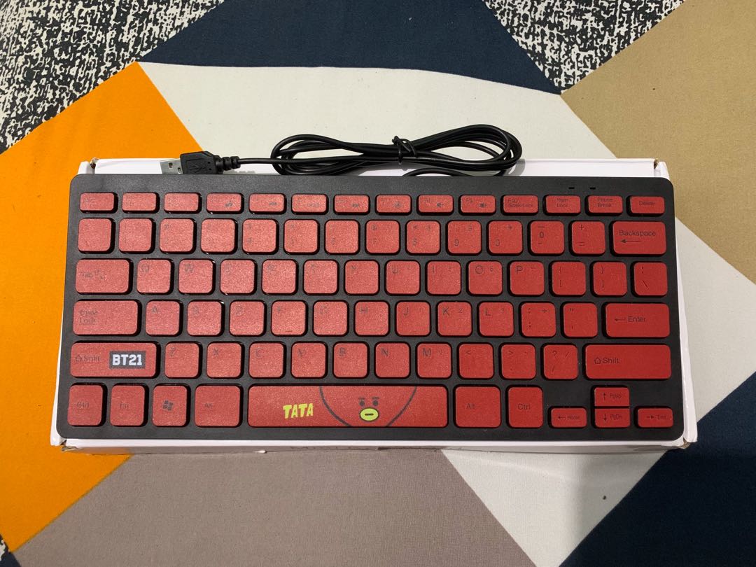 BT21 TATA WIRED KEYBOARD, Hobbies & Toys, Memorabilia & Collectibles, K ...