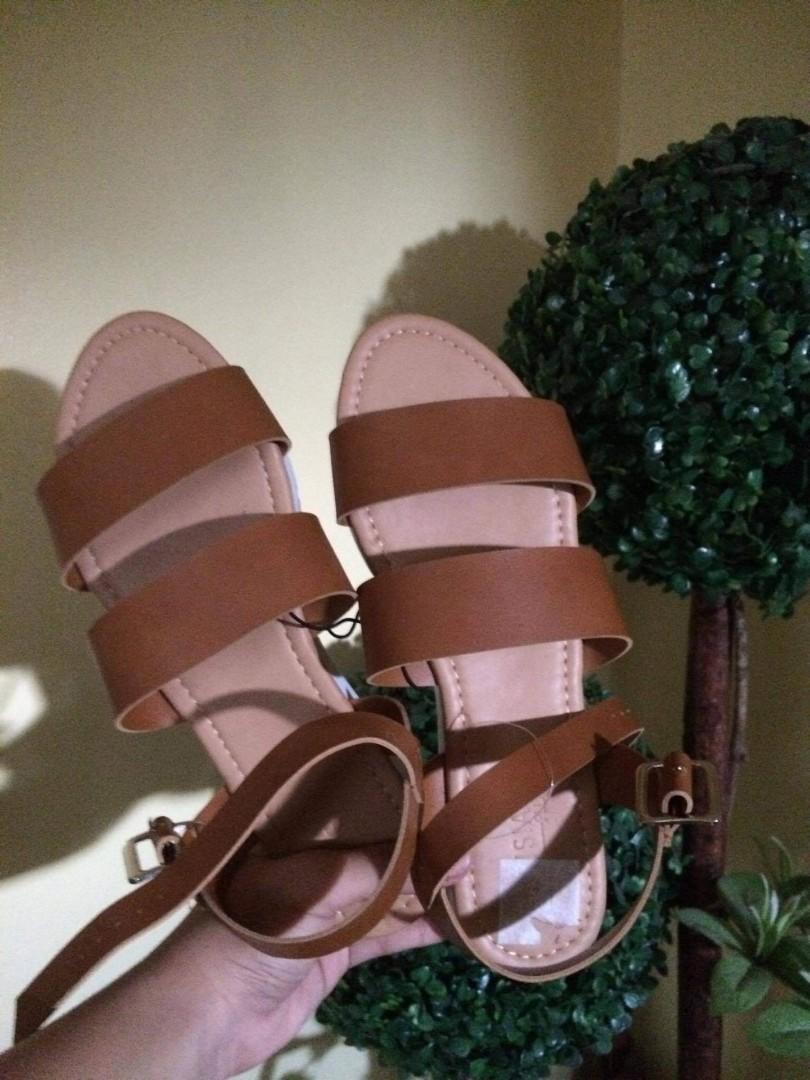 Parisian Plus strap sandals, Women's Fashion, Footwear, Flats & Sandals ...