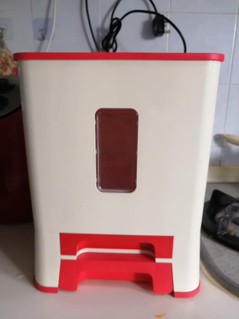 Tupperware Rice Container, Furniture & Home Living, Kitchenware ...