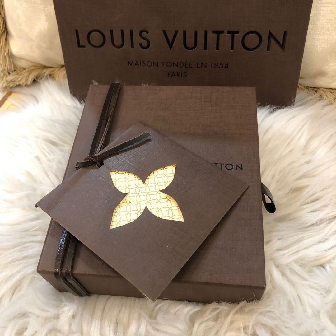 Pristine Authentic LOUIS VUITTON Monogram Canvas Helene Wallet, Women's Fashion, Bags & Wallets ...