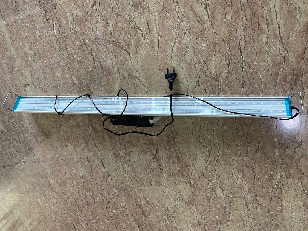 3 ft LED light, Pet Supplies, Homes & Other Pet Accessories on Carousell