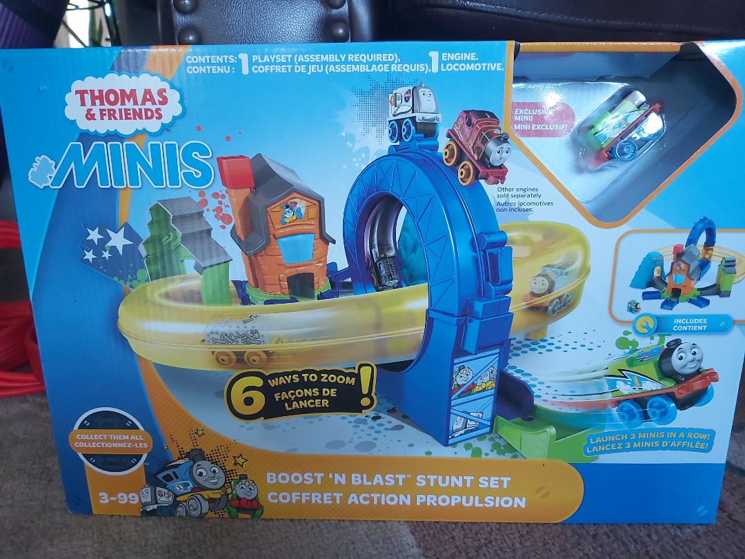Thomas the Train Thomas & Friends Minis Boost 'n Blast Stunt Set ...