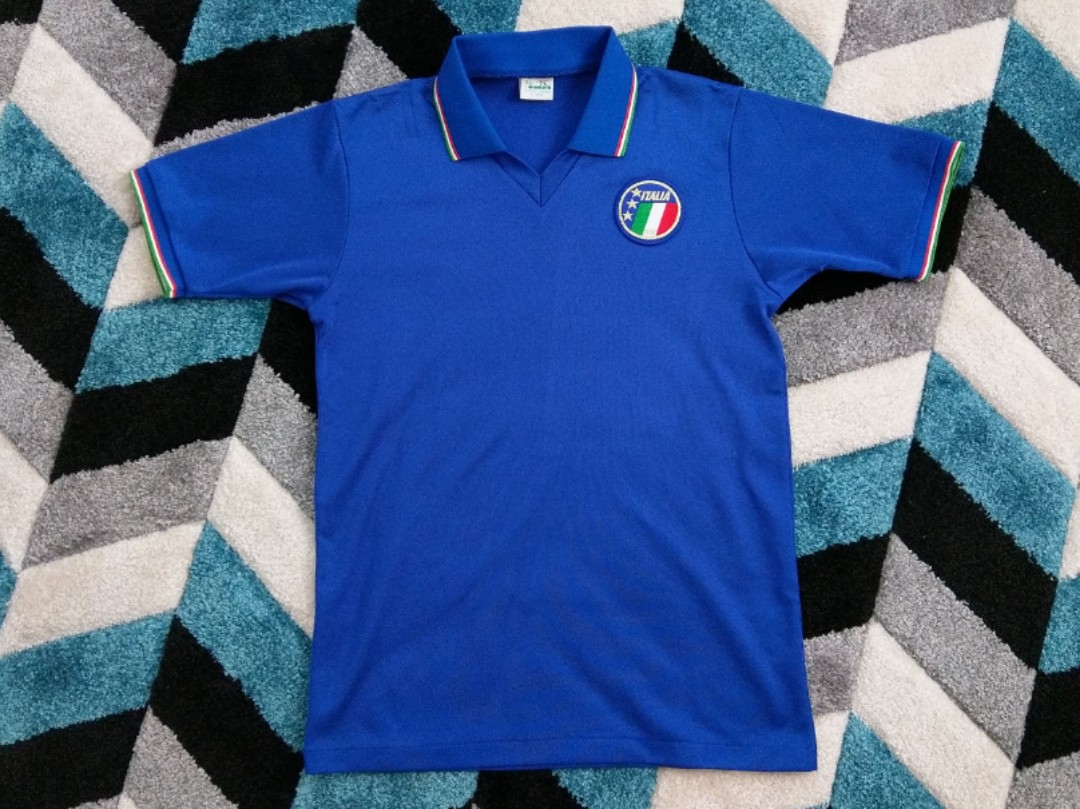 Vintage 1986 to 1989 era Italy football jersey, Hobbies & Toys ...