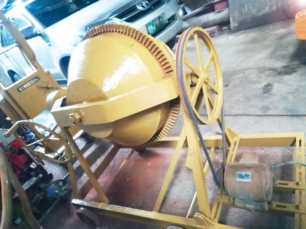 Cement mixer concrete mixer from Japan, Commercial & Industrial ...