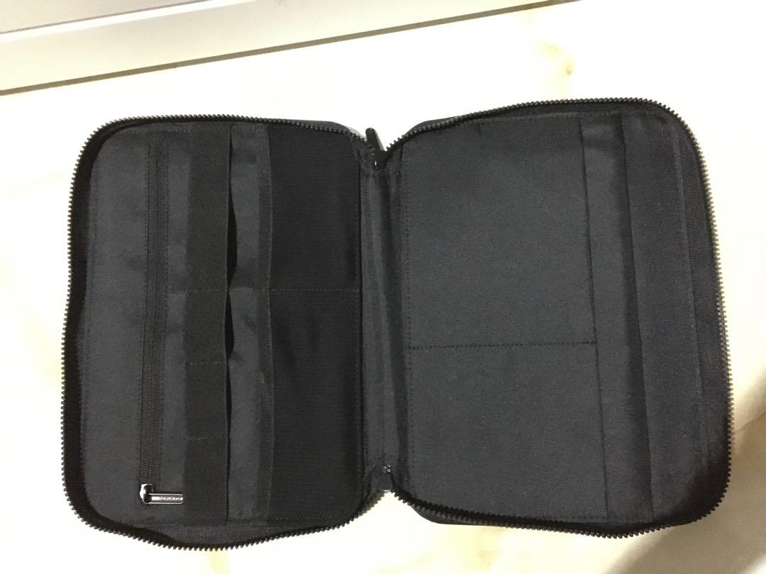 xd design tech pouch