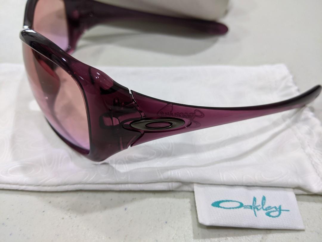 Oakley Grapevine, Women's Fashion, Accessories, Eyewear & Sunglasses on ...