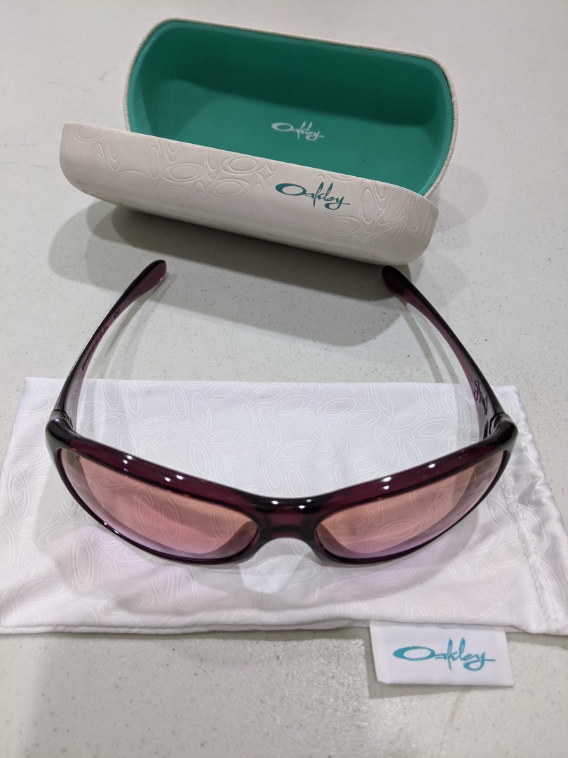 Oakley Grapevine, Women's Fashion, Accessories, Eyewear & Sunglasses on ...