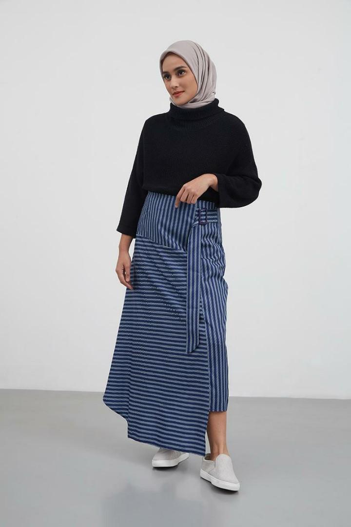 #carousell99 Rok Biru Bergaris 'Hijabenka' Malavika Jules Skirt Navy ...