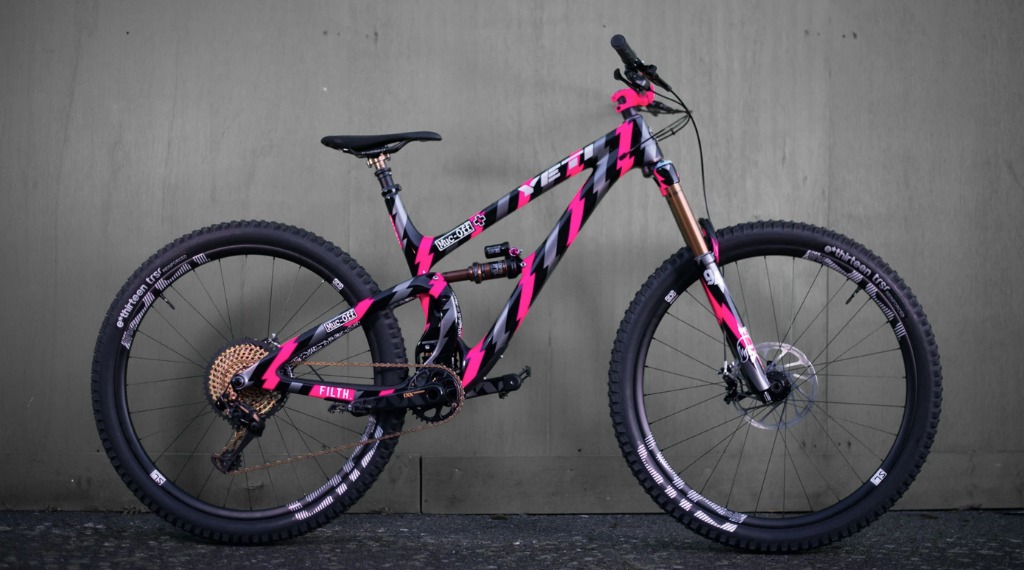 Custom Muc-Off x Yeti SB5.5 29" MTB, Sports Equipment, Bicycles & Parts ...