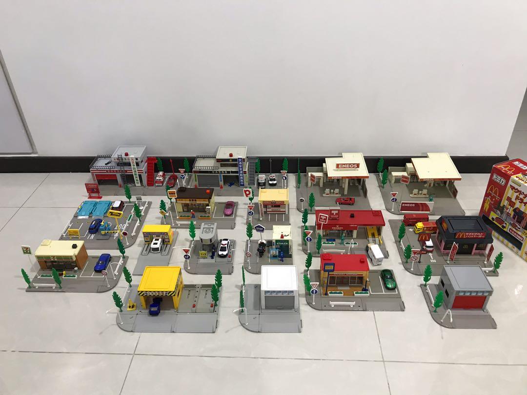 Tomica Town - town set scenery - plarail - train - car - compatible ...