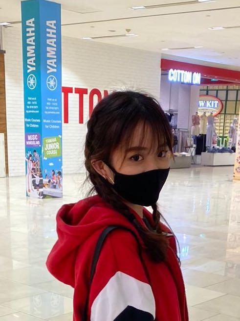 UNIQLO Air-rism Mask in Black, Health & Nutrition, Face Masks & Face ...