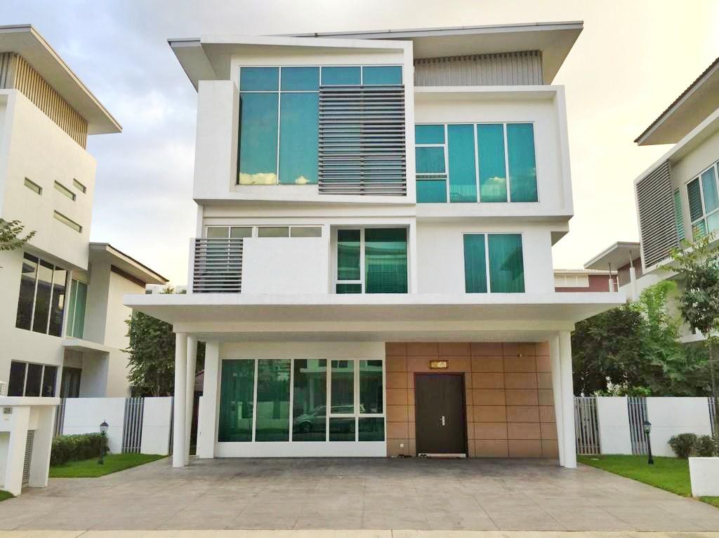 3 Storey Bungalow Jacaranda Garden Residence, Property, For Sale on ...