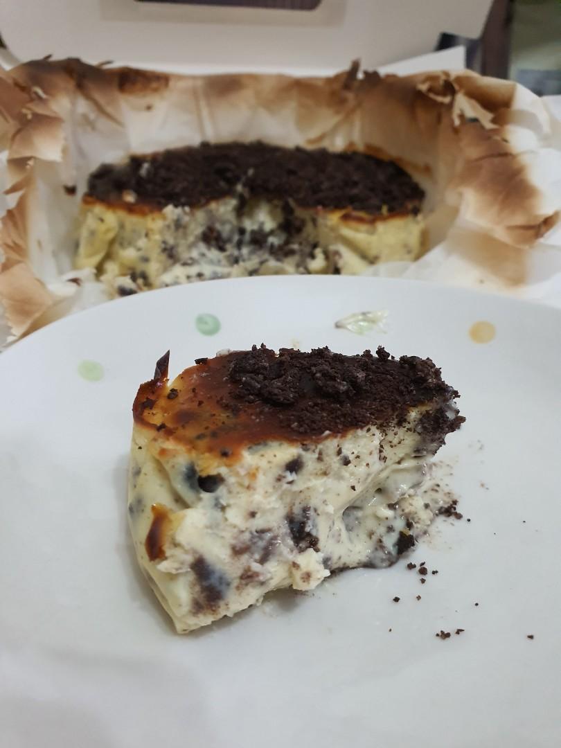 Oreo burnt cheesecake, Food & Drinks, Homemade Bakes on Carousell