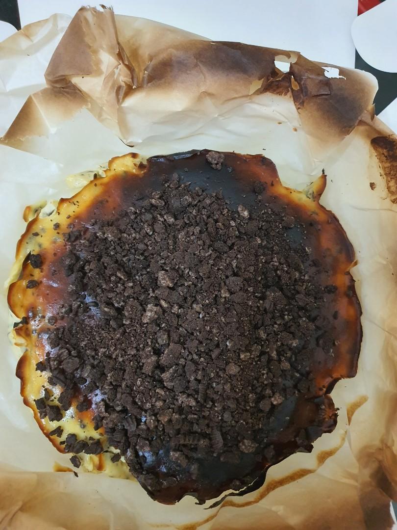 Oreo burnt cheesecake, Food & Drinks, Homemade Bakes on Carousell