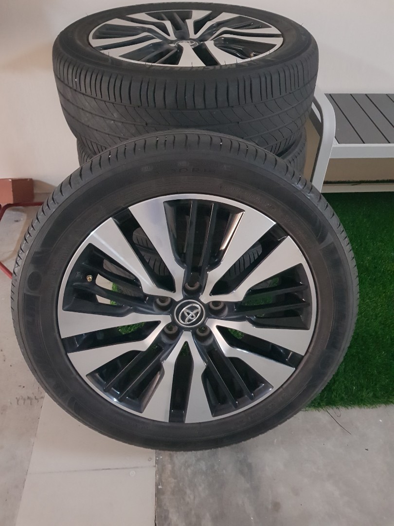 Original 18" Rims from Toyota Alphard with Michelin Tires, Car ...