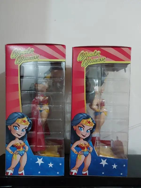 Wonder Woman Lynda Carter Regular and Caped figurines, Hobbies & Toys ...