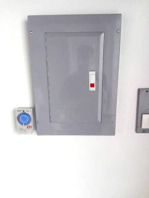 Panelboard 3 Phase 1 Pole with 7 Circuit Breakers, Furniture & Home ...