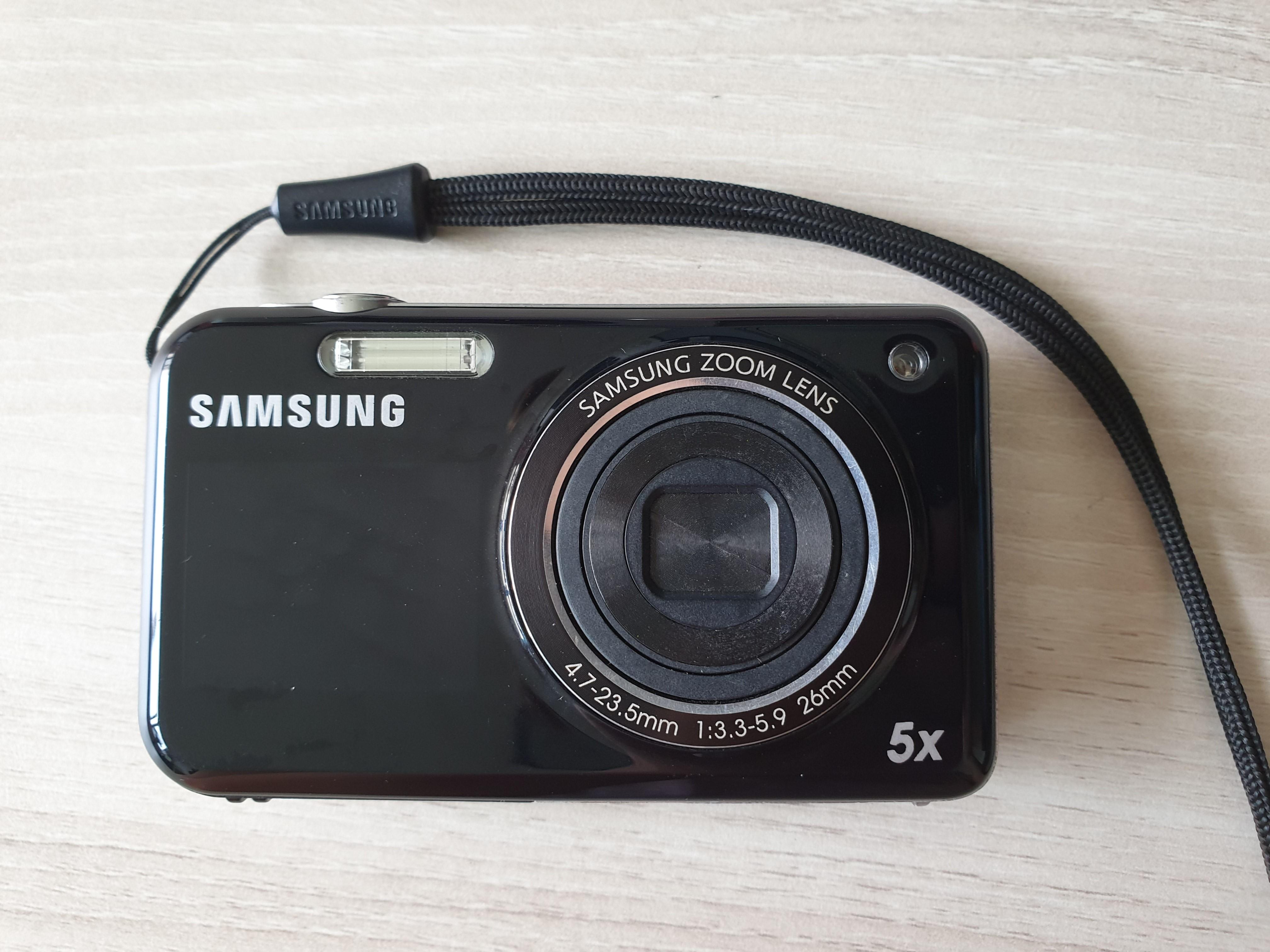 Samsung PL120 Digital Camera (with front display, for selfies ...
