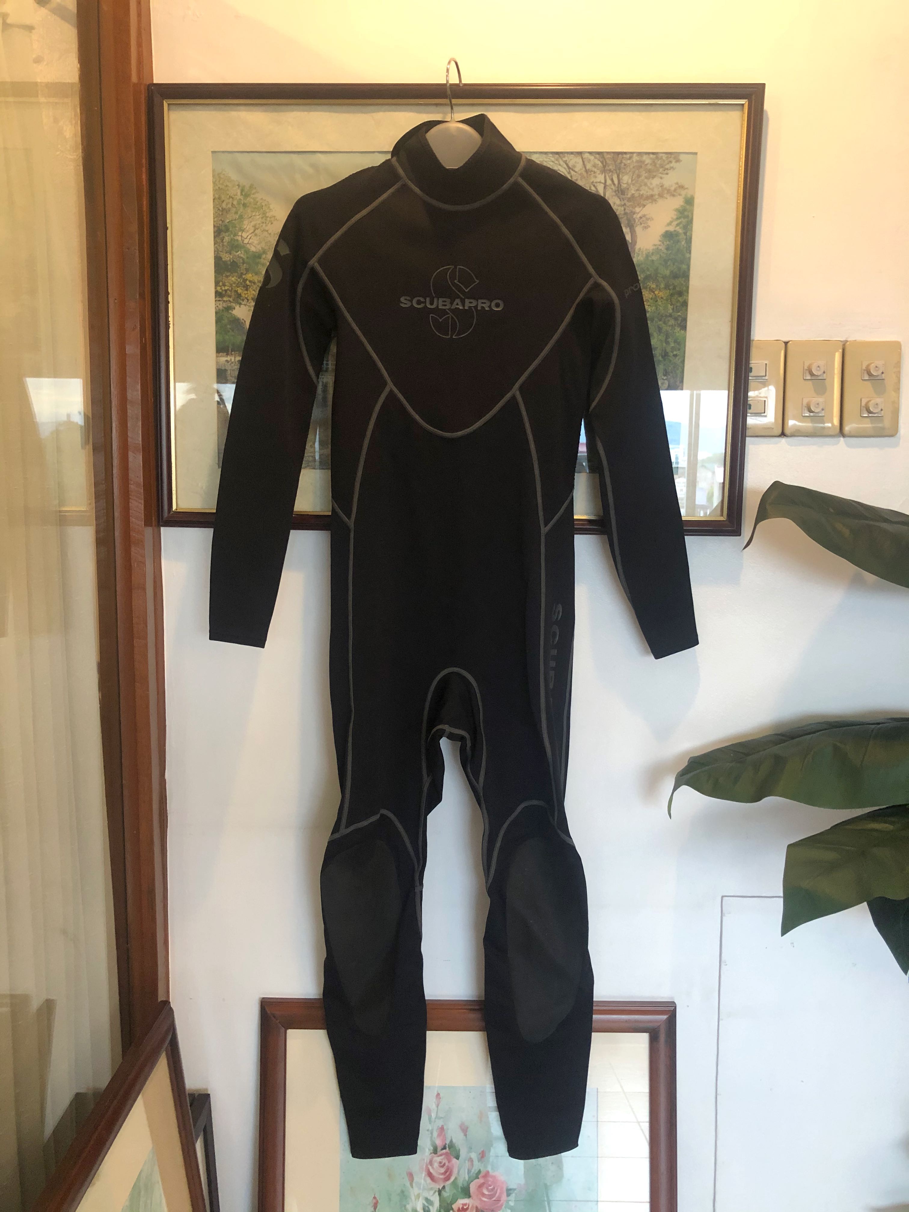 SCUBAPRO Scuba Dive Suit Wetsuit 1.5mm (Small), Sports Equipment ...