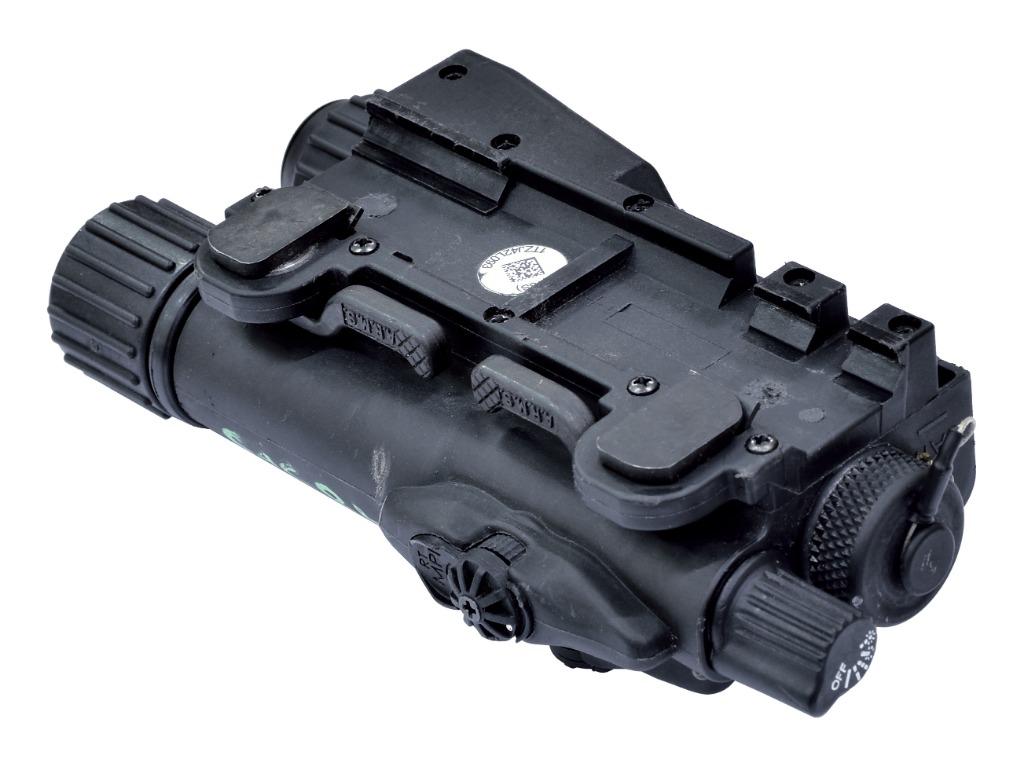 ATILLA-200 ADVANCED TACTICAL ILLUMINATING LASER AIMER PVS PEQ, 運動產品, 其他 ...
