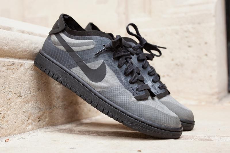 CDG X Nike Dunk Low, Men's Fashion, Footwear, Sneakers on Carousell